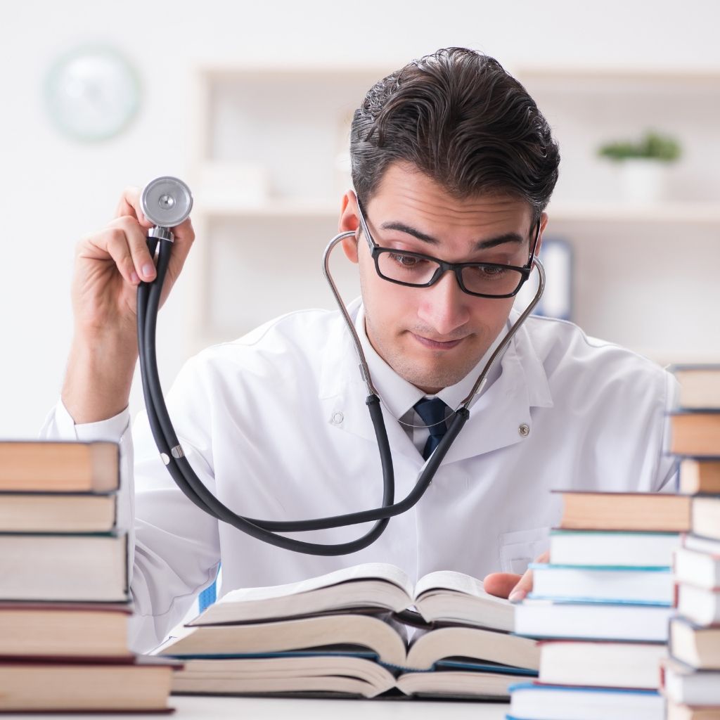 Best Techniques to Improve Your Reading Comprehension for Medical School